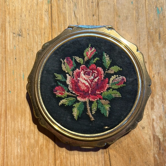 stratton | Accessories | Vintagege Strattonn Petit Point Mirrored ...